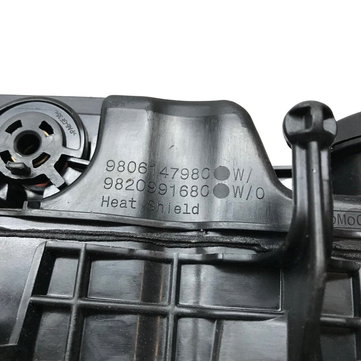 Citroen/Peugeot / Engine Rocker Cover / 2016-2020 / 2.0L Diesel / 9806