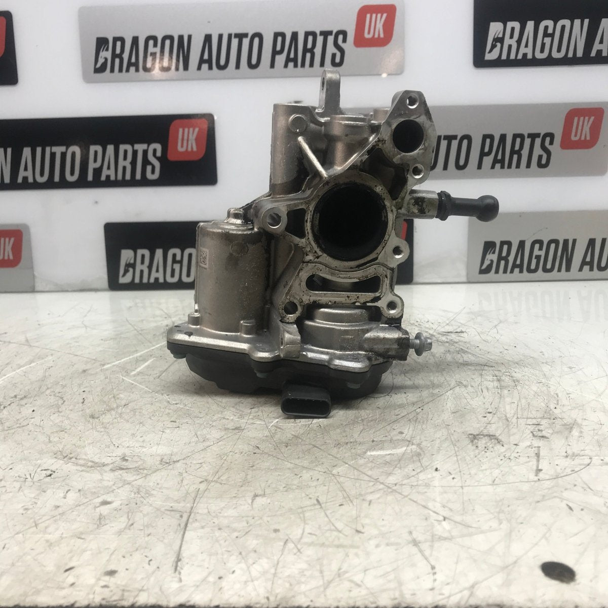 Mercedes-Benz / EGR Exhaust Gas Recirculation Valve / A6541404301