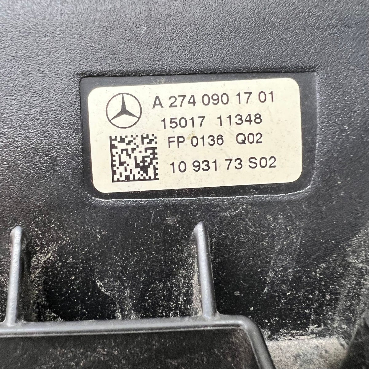 14-21 Mercedes / Air Cleaner/Box / 2.0 Petrol / A2740901701
