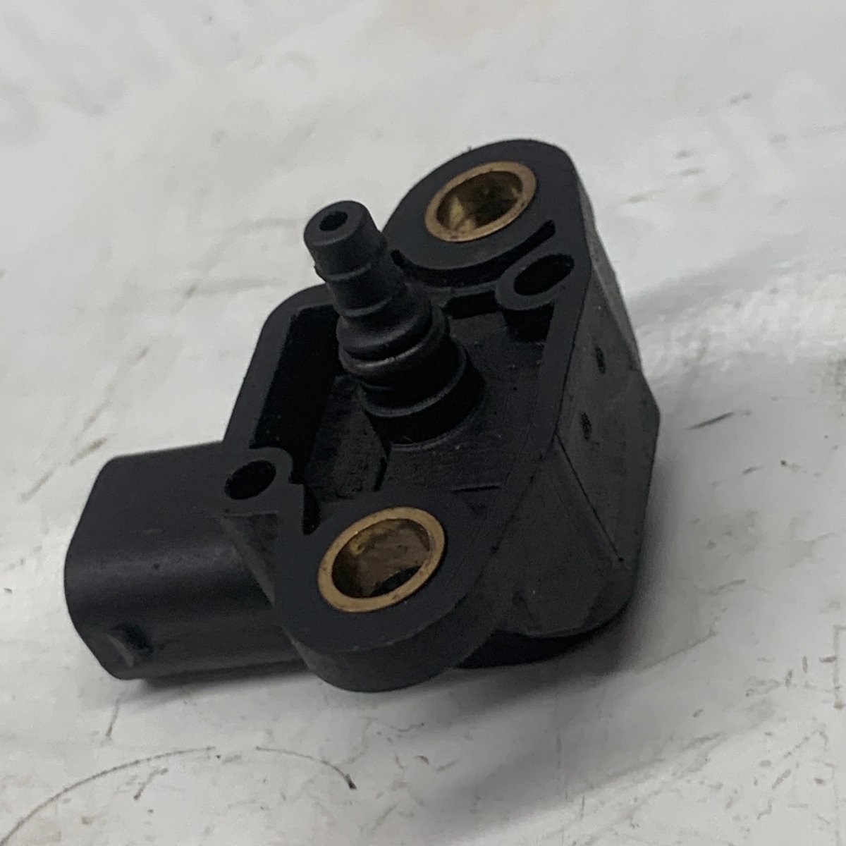 Mercedes / MAP Manifold Air Pressure Sensor / A0061531528