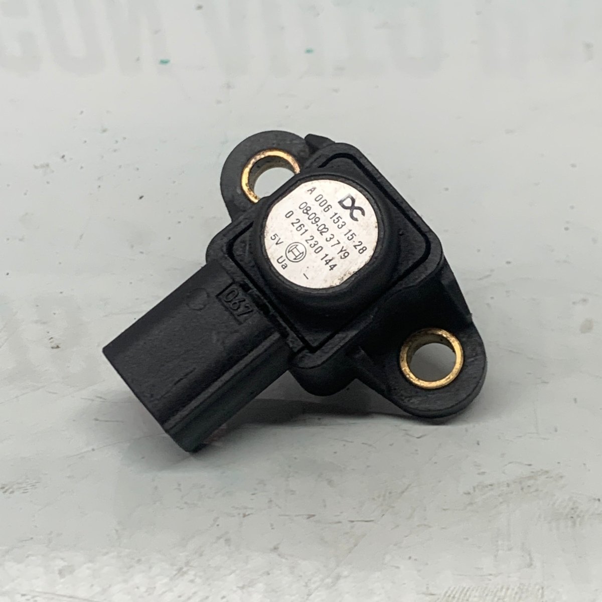 Mercedes / MAP Manifold Air Pressure Sensor / A0061531528